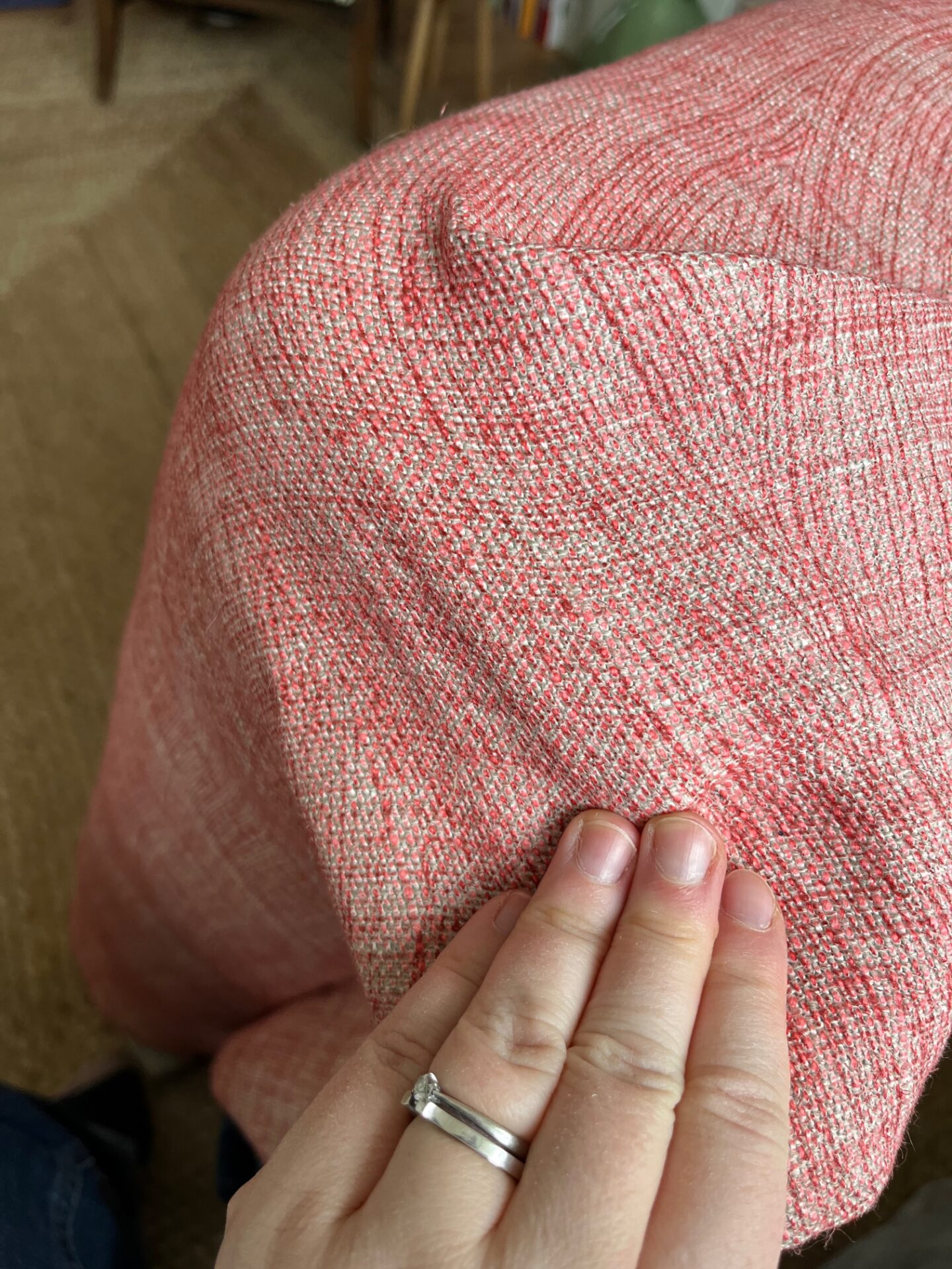 DIY Fermoie ottoman – Apartment Apothecary